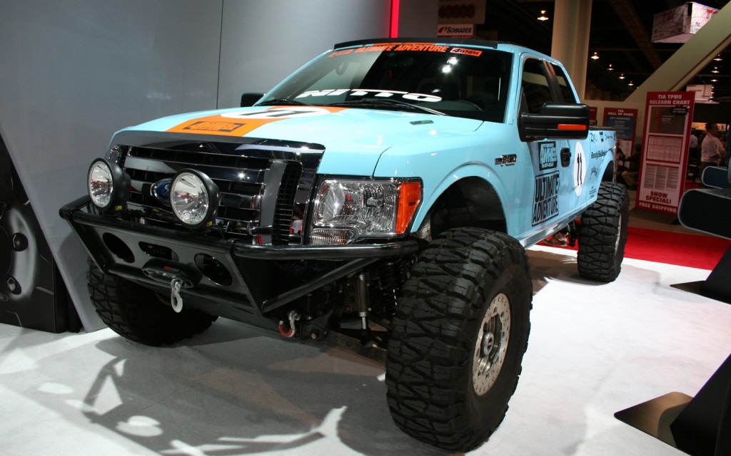 Customized Ford F-150 EcoBoost - Off Road Wheels